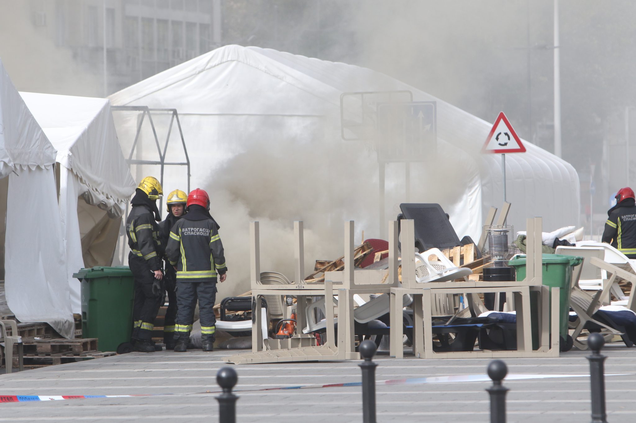 Fire and shooting in "Ćacilend", Vučić describes attack as terrorism